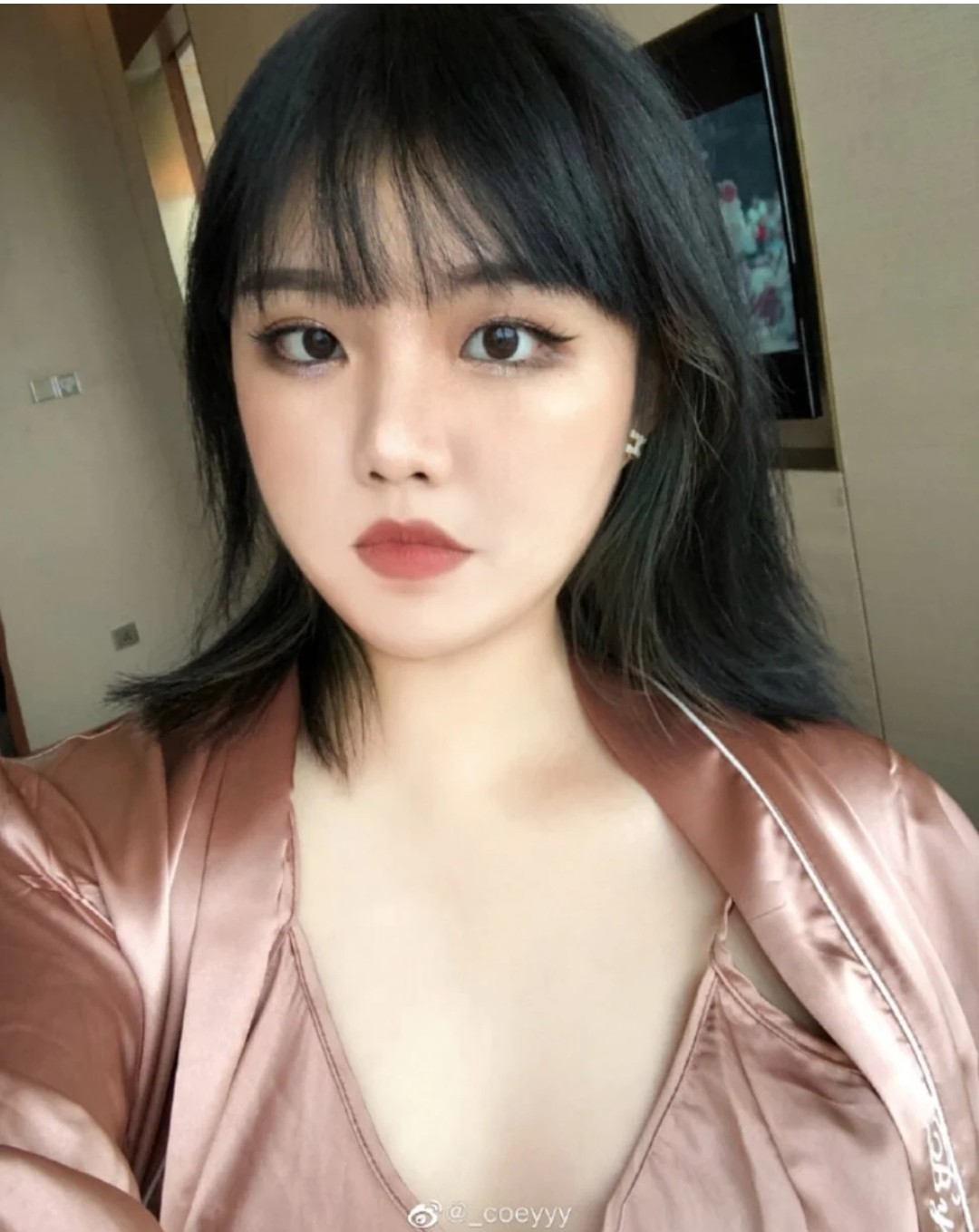 Hot Chinese Influencer