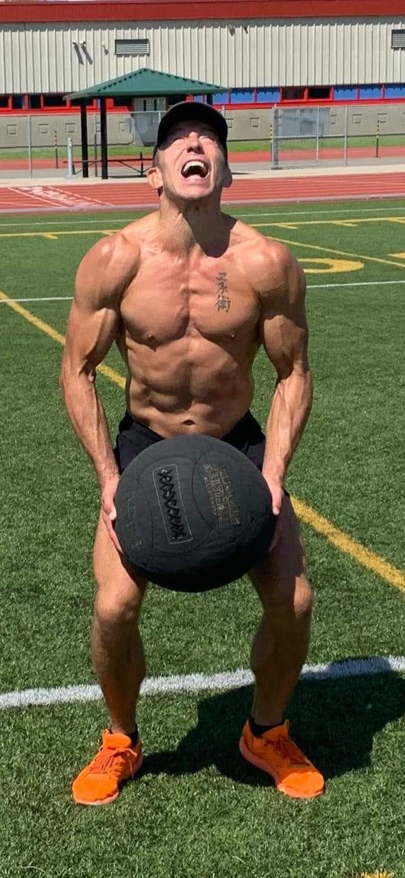 PsBattle: GSP throwing a ball : r/photoshopbattles